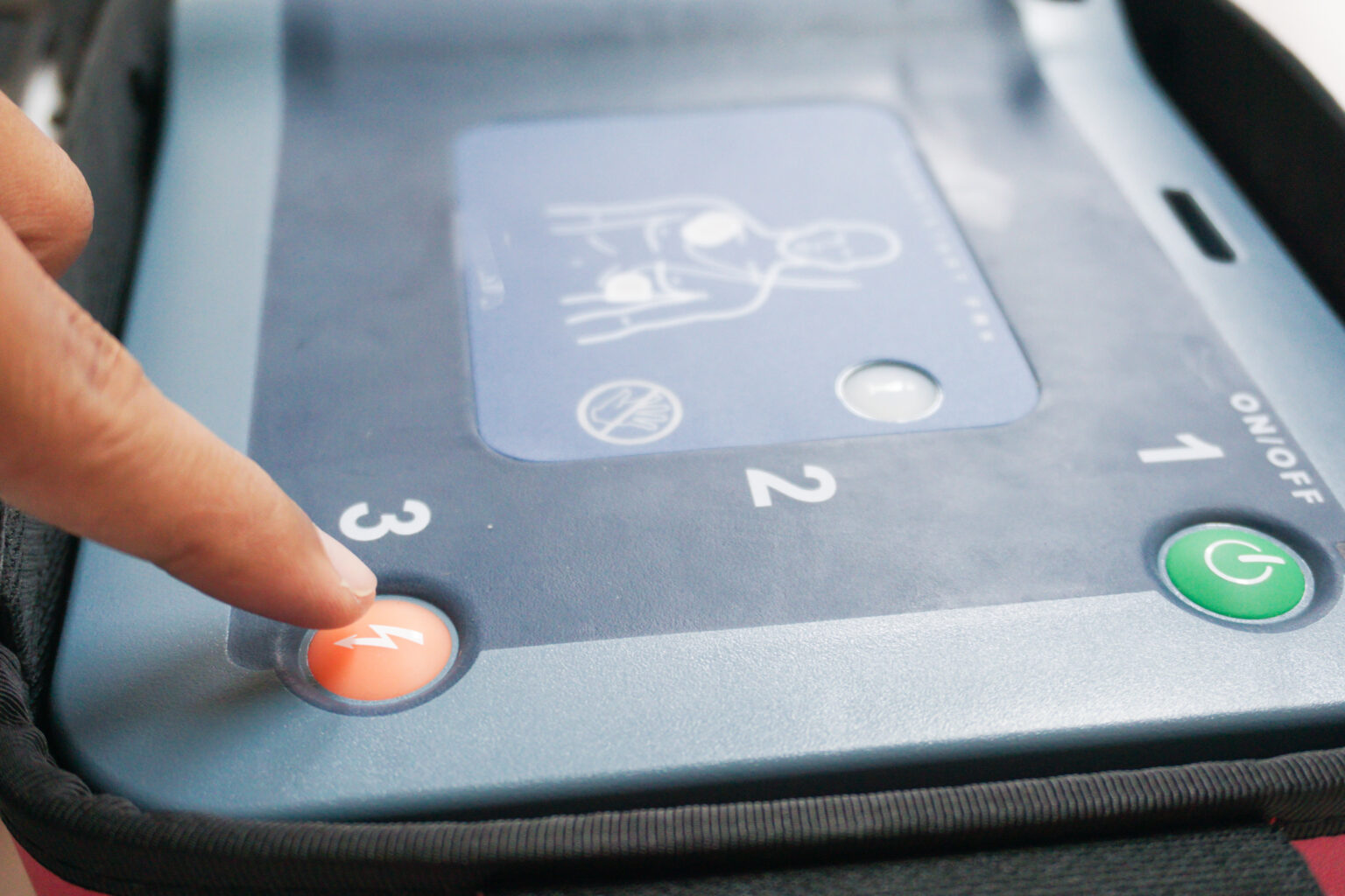 AED Accessories: What Equipment Should You Have? - Purchase AEDs